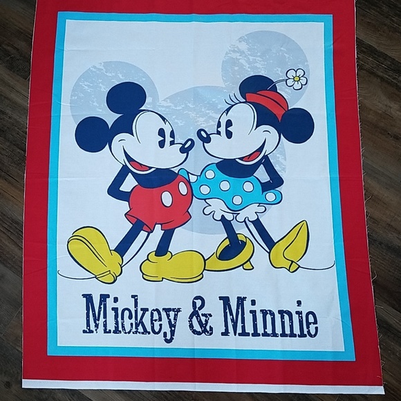 Disney | Bedding | Quilt Panel Classic Mickey And Minnie Mouse Bundle ...
